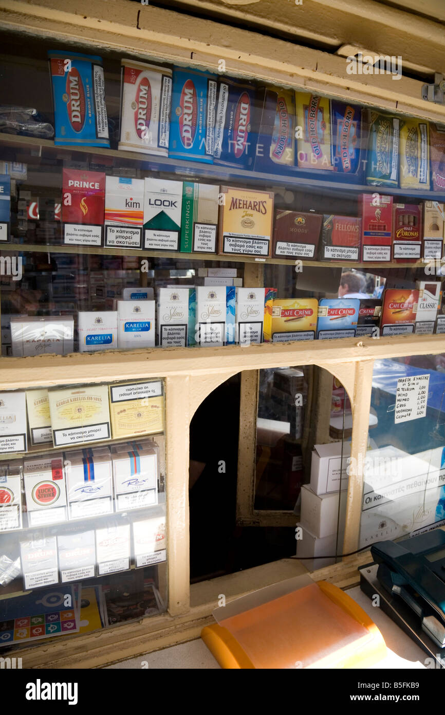 Cigarette kiosk Banque de photographies et d’images à haute résolution ...