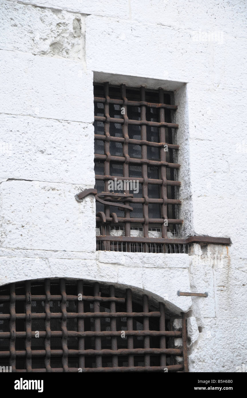 Prigioni Nuove. Barreaux aux fenêtres de la nouvelle prison de la cour ...