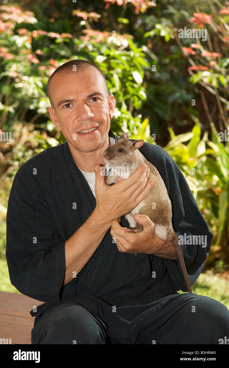 Bart Weetjens Belge, fondateur de l'organisation qui forme APOPO rats ...