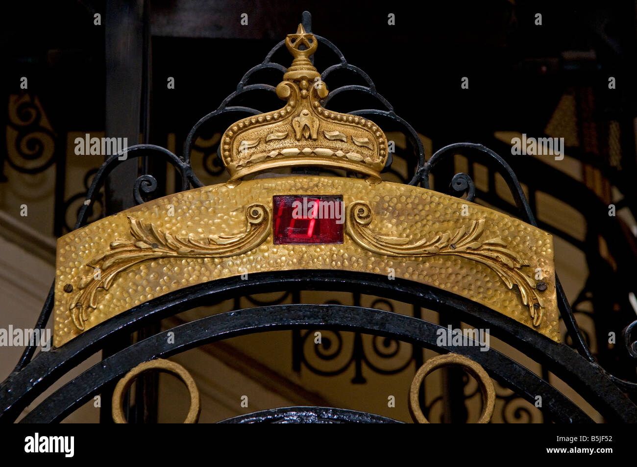 Détail de l'élévateur mécanique tableau des Steigenberger Cecil Hotel ...