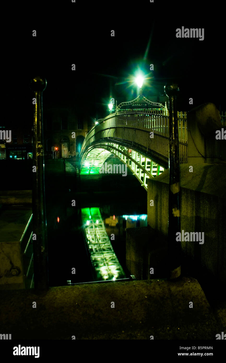 Hapenny bridge Banque de photographies et d’images à haute résolution ...