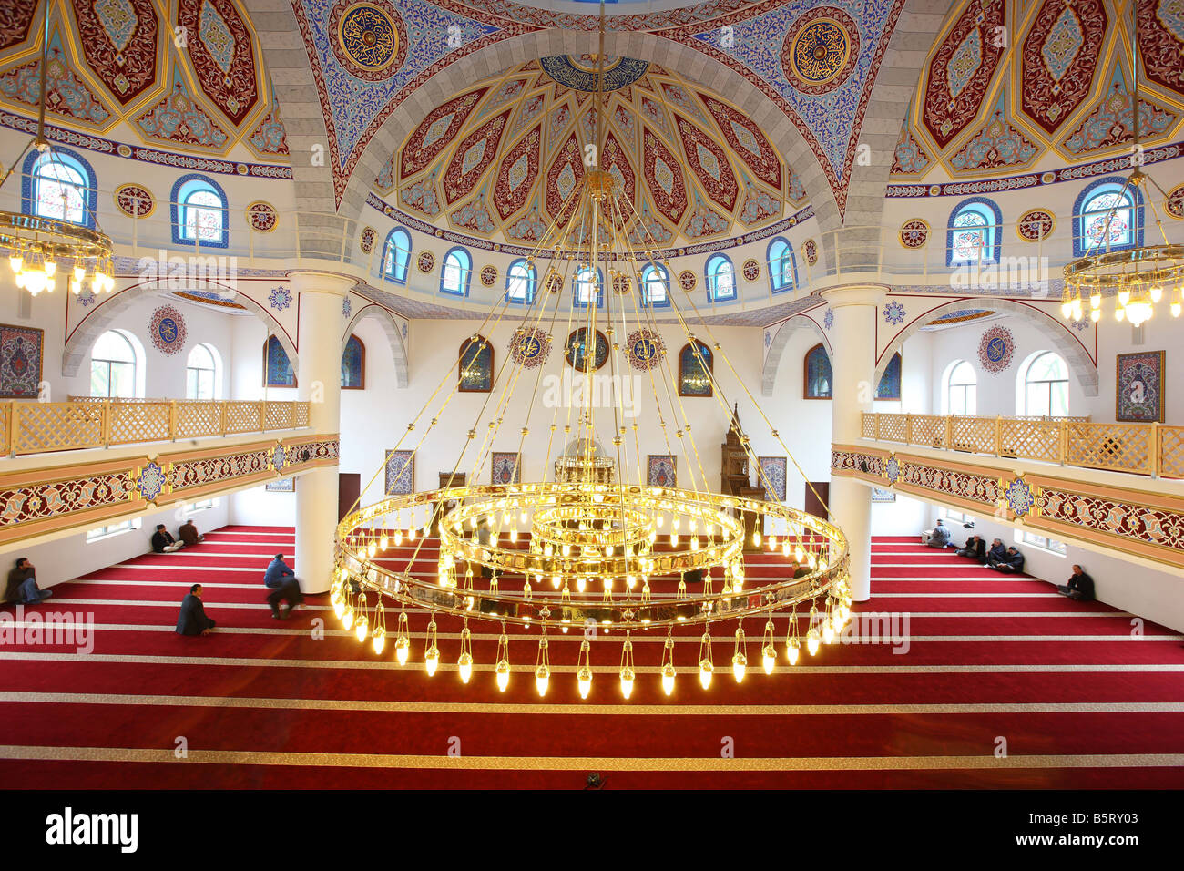 La plus grande mosquée Banque de photographies et d’images à haute ...