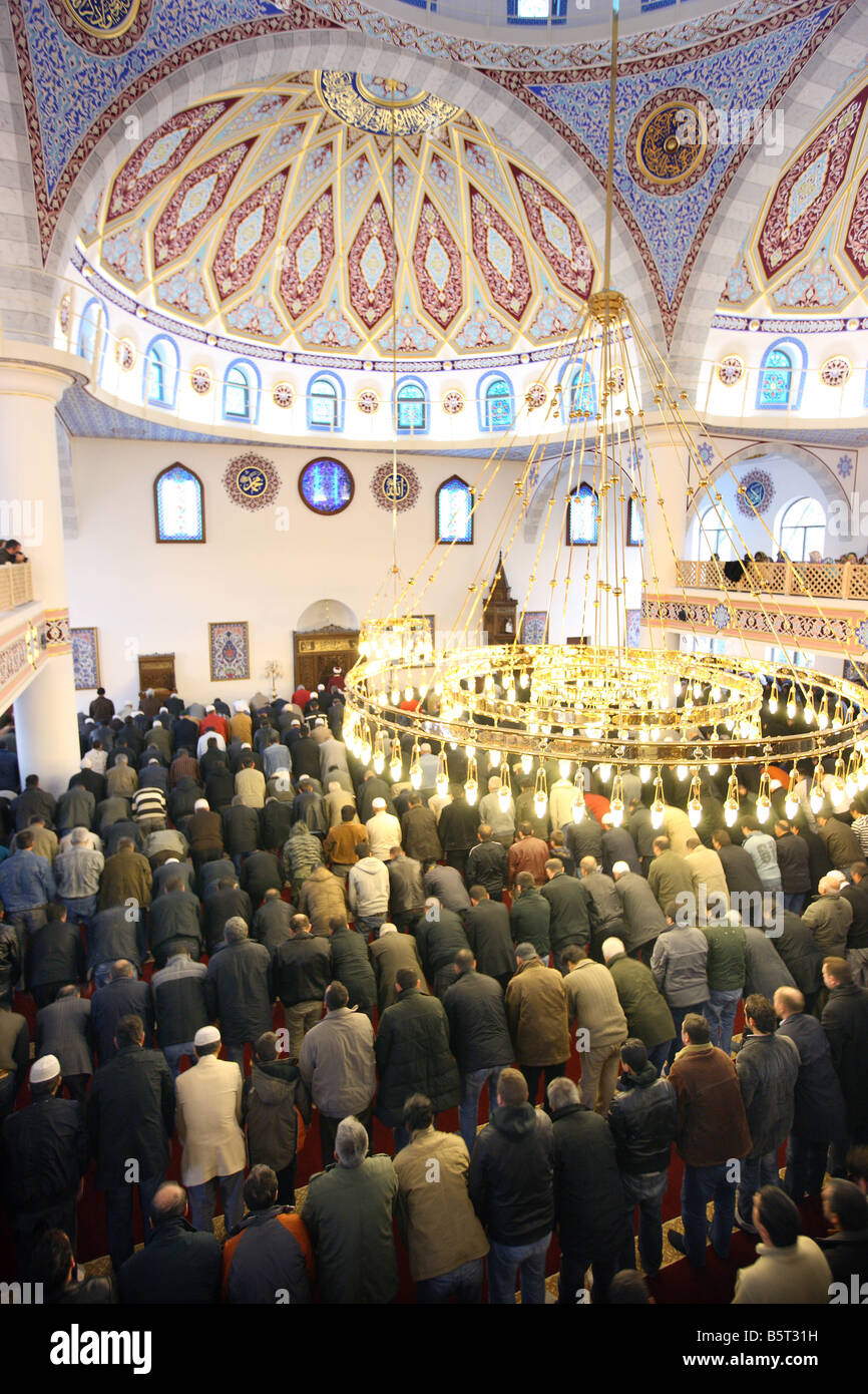La plus grande mosquée Banque de photographies et d’images à haute ...