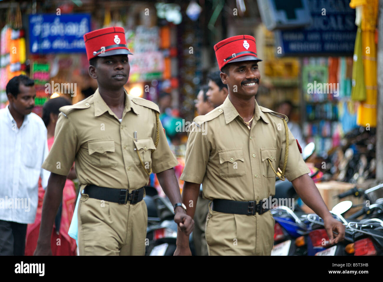 Tenue de police Banque de photographies et d’images à haute résolution ...