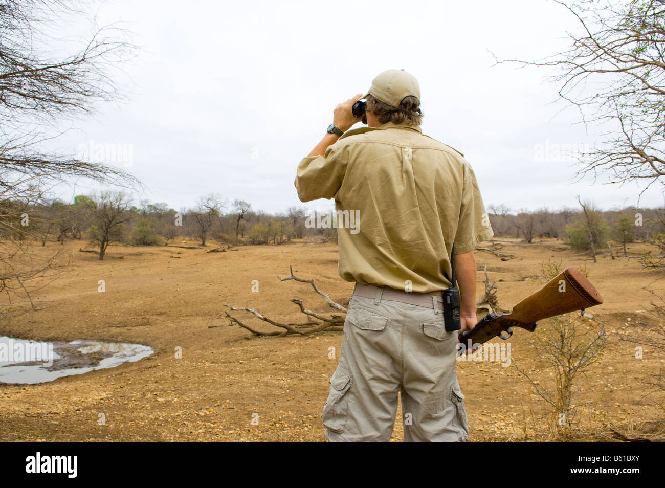 Garde-chasse guide game keeper gardien gamewalk gamedrive marche dur ...