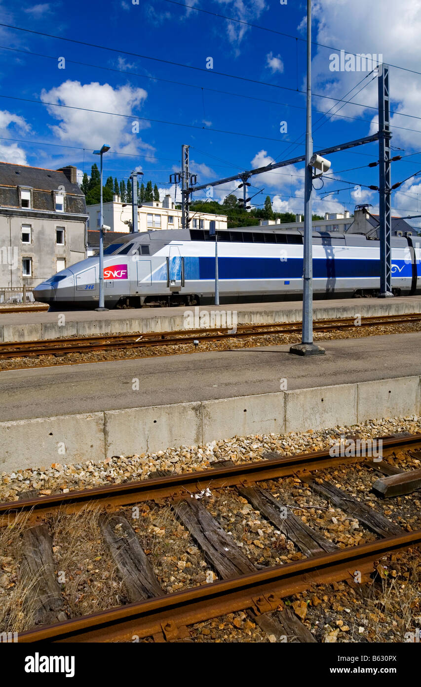 TGV à la gare de Quimper Bretagne France Photo Stock - Alamy