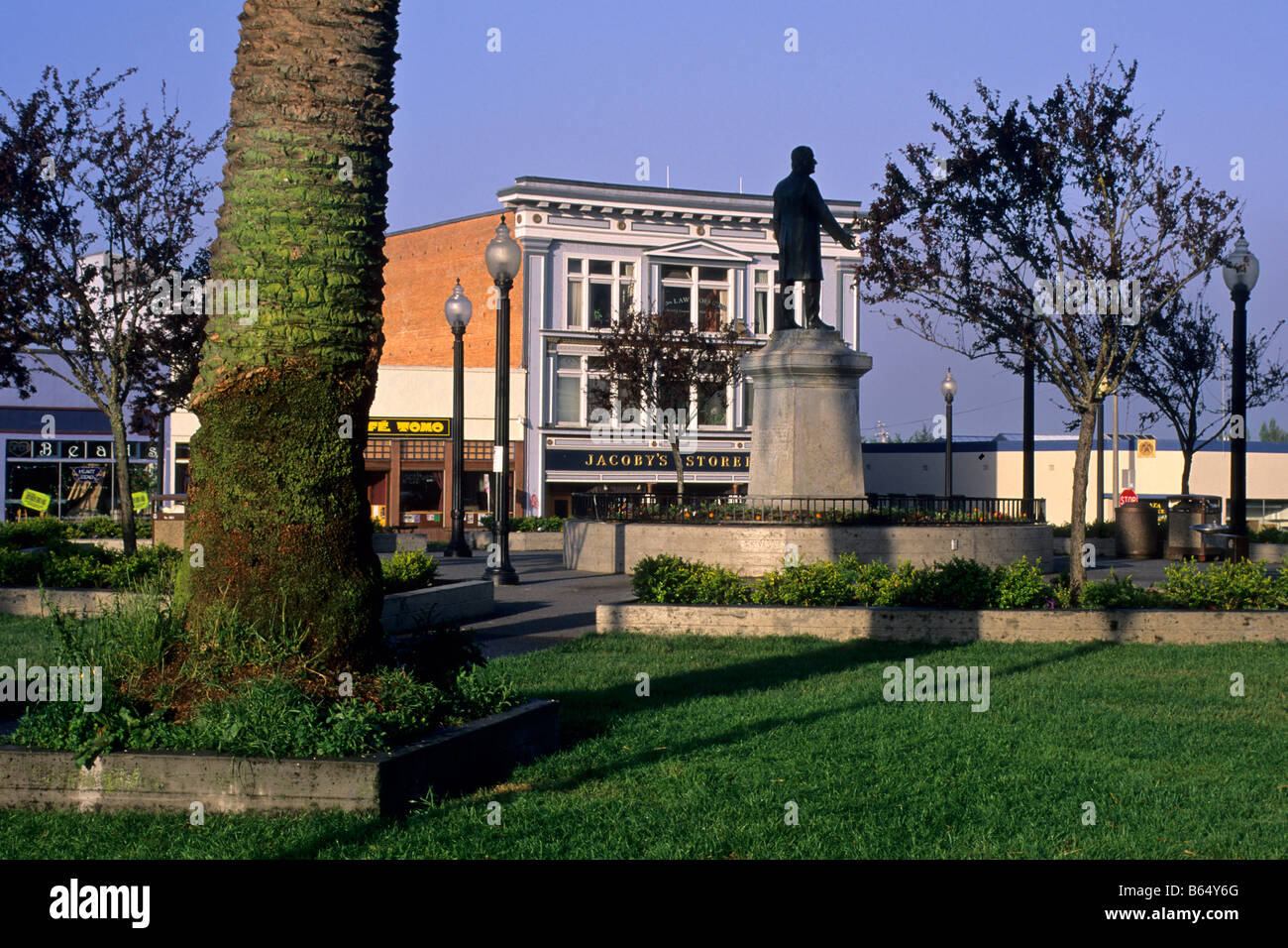 Arcata plaza Banque de photographies et d’images à haute résolution - Alamy