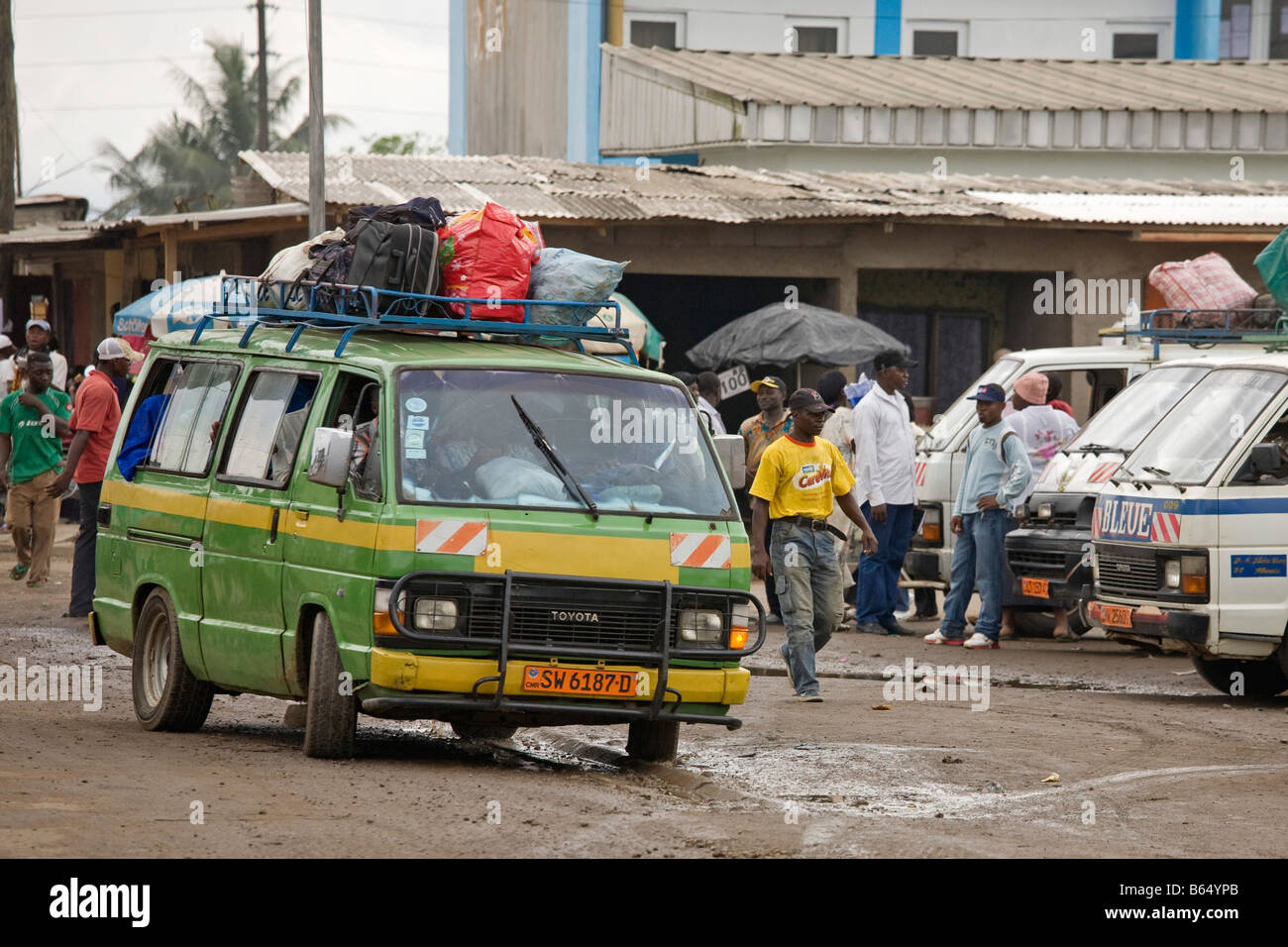 Transports en commun cameroun Banque de photographies et d’images à ...