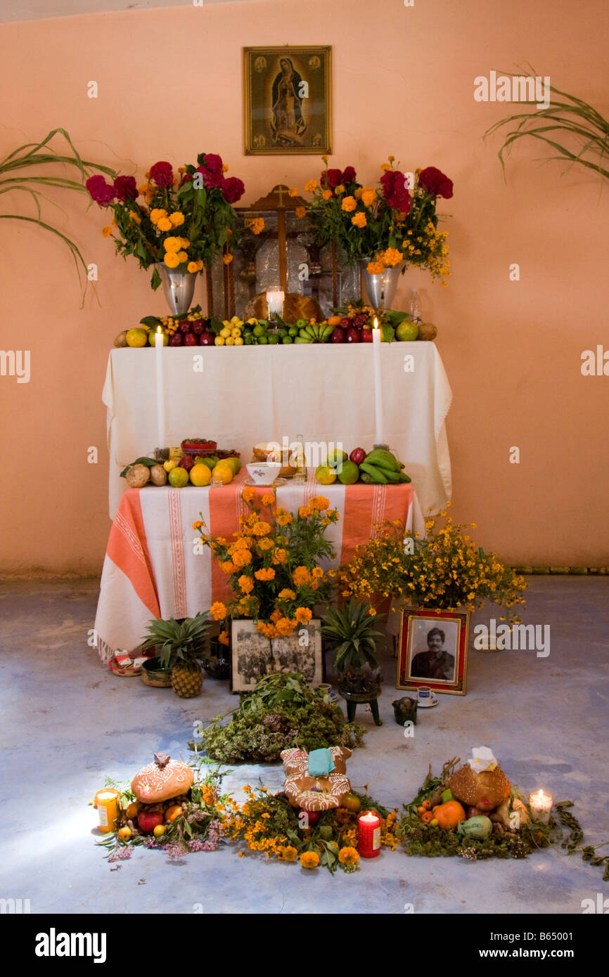 Autel d'offrandes oaxaca Banque de photographies et d’images à haute ...