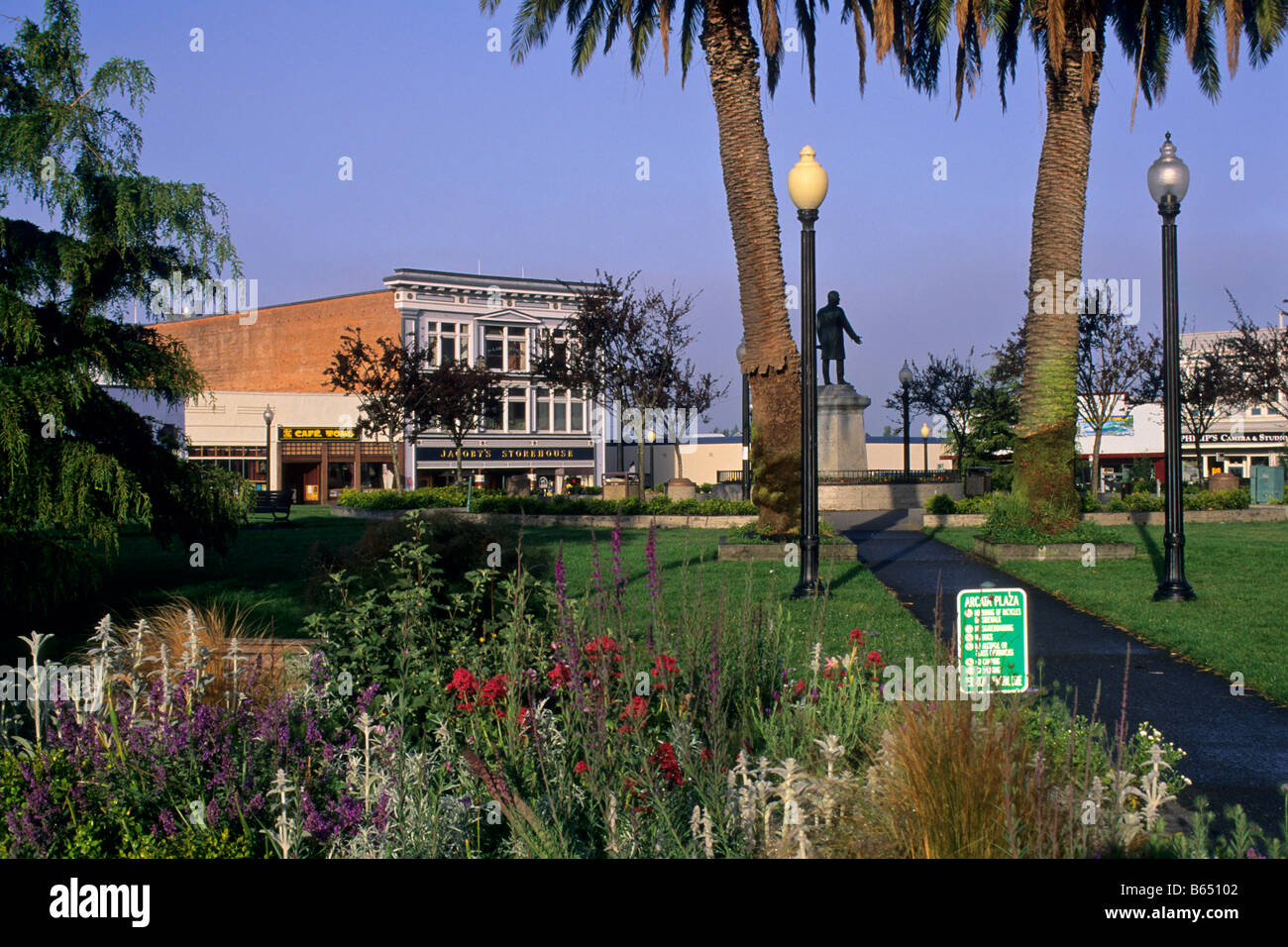 Arcata plaza Banque de photographies et d’images à haute résolution - Alamy