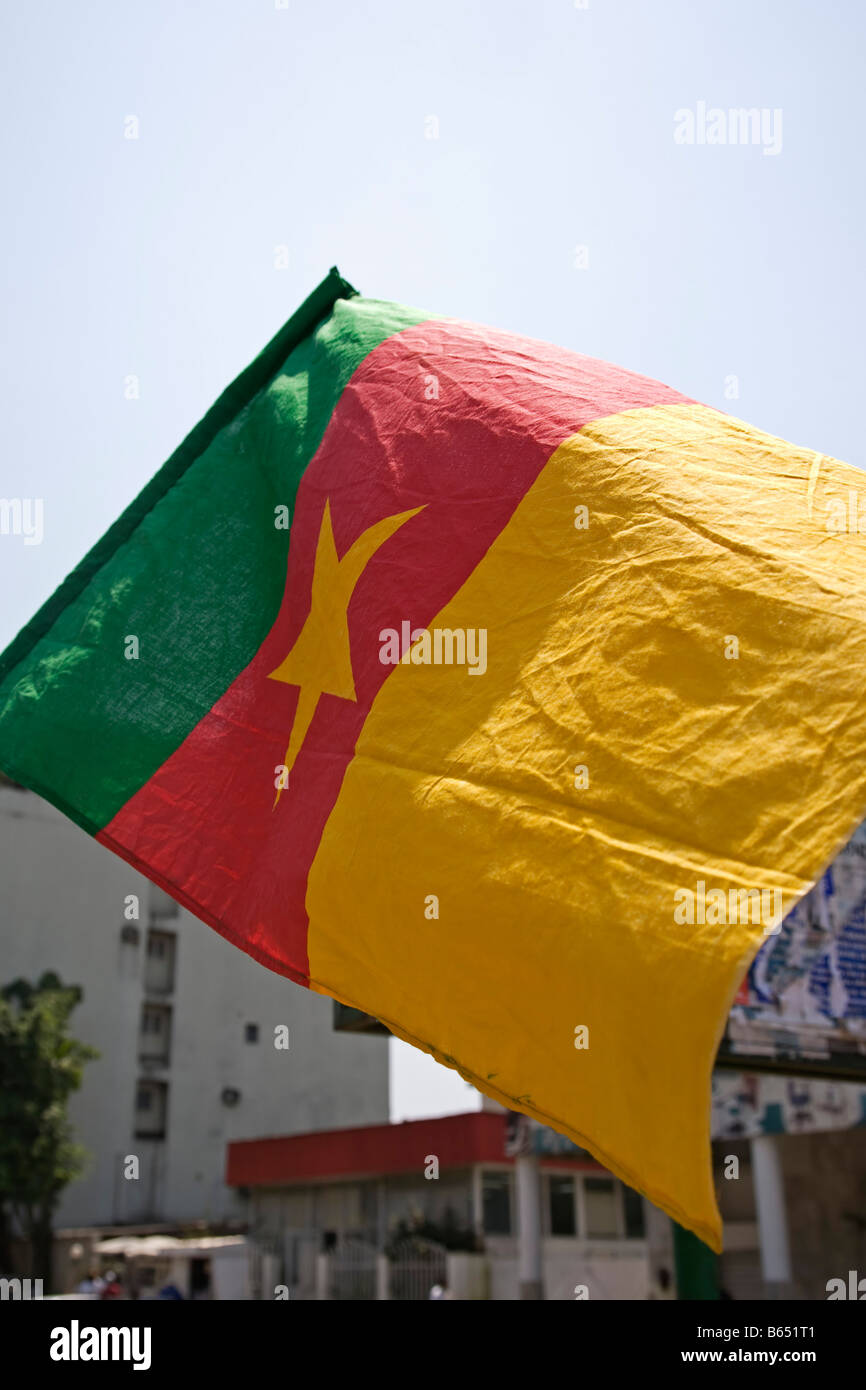Drapeau vert rouge jaune avec etoile Banque de photographies et d ...