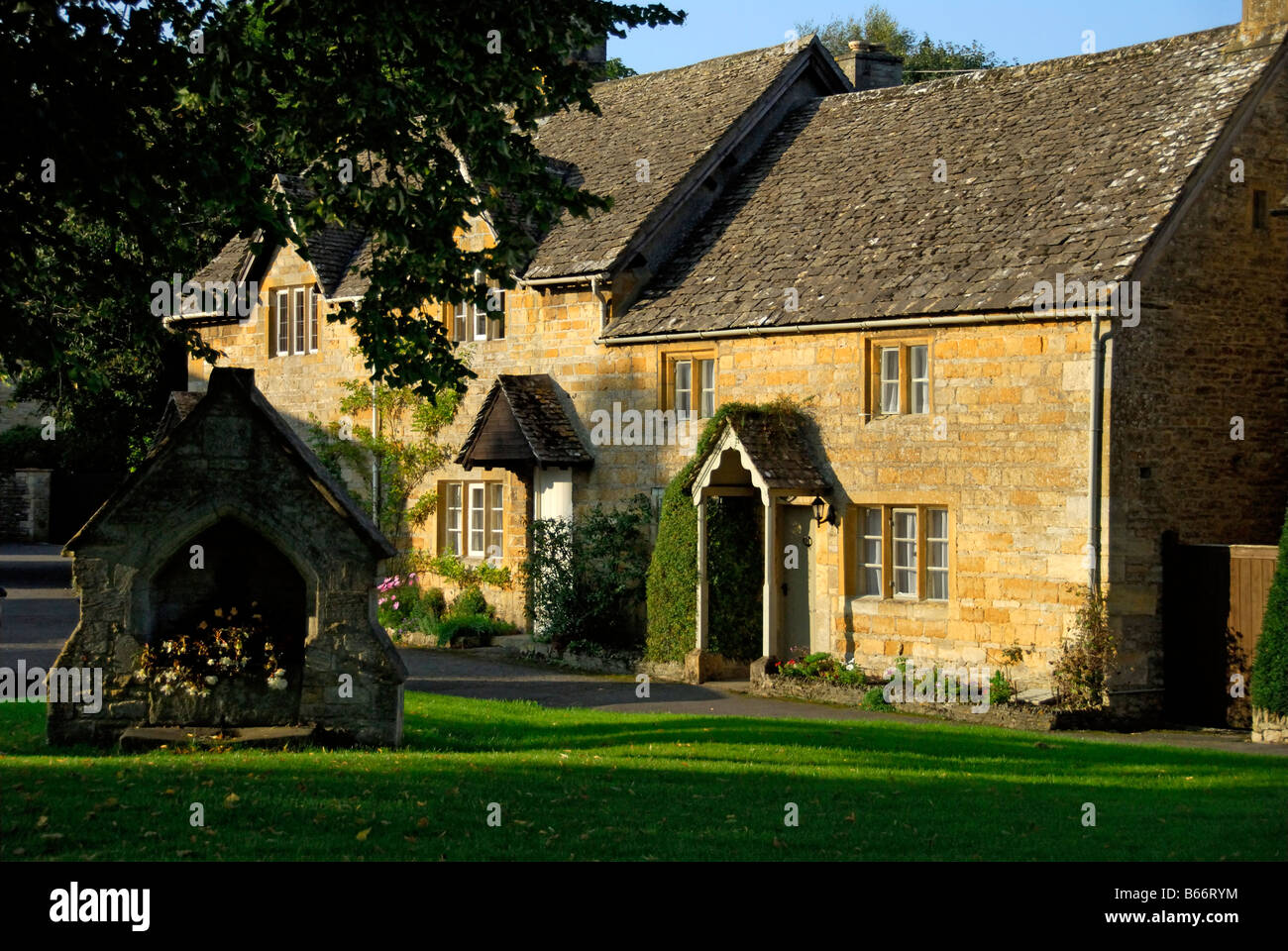 Limestone cottage Banque de photographies et d’images à haute ...