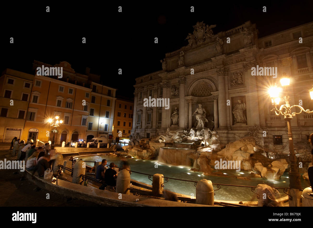 Fontana di Trevi plus célèbre fontaine de Rome dans le monde bel ... Fontana di Trevi plus célèbre fontaine de Rome dans le monde bel ...