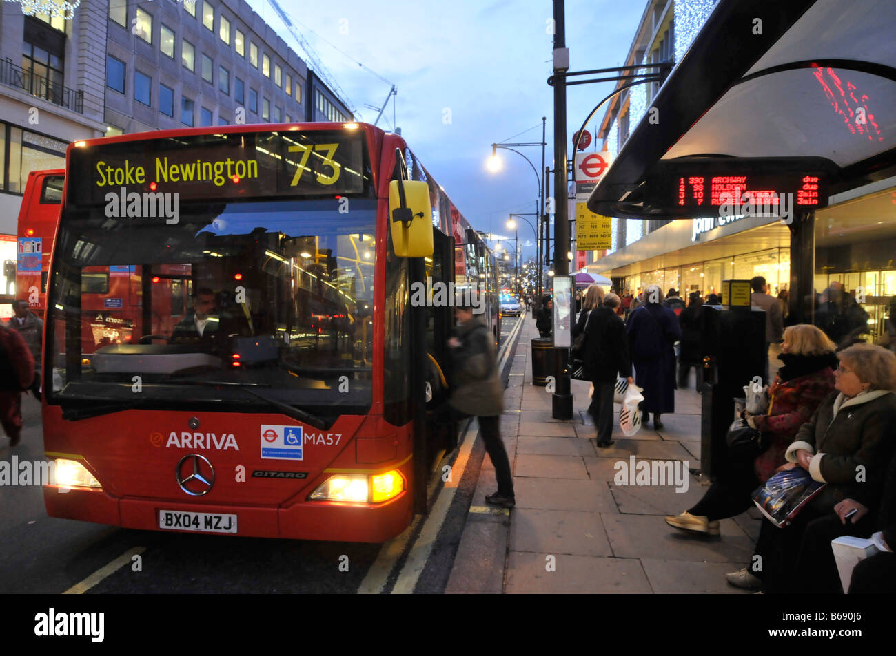 Panneau arret arret bus de passagers Banque de photographies et d ...