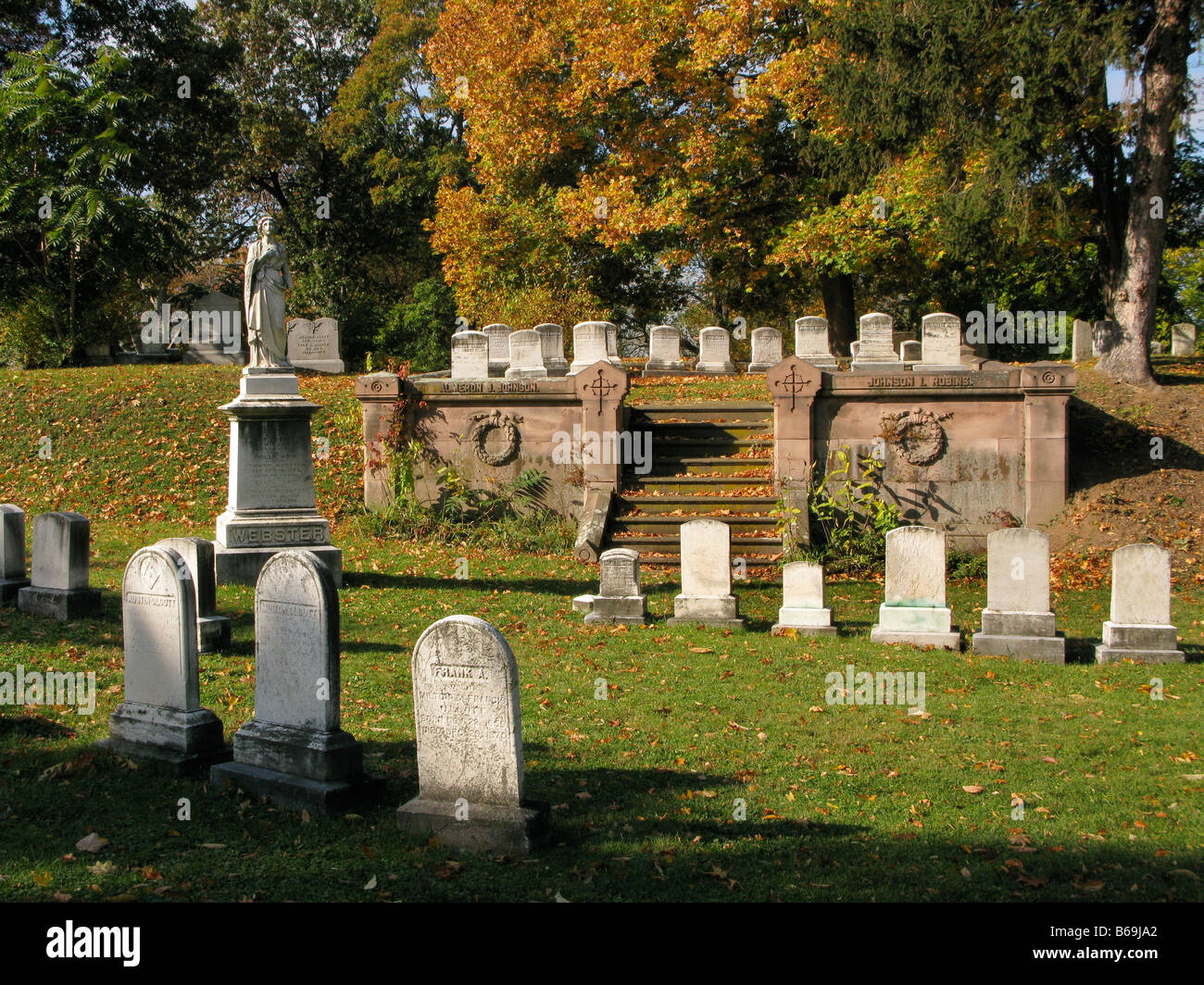 Old graves at cemetery Banque de photographies et d’images à haute ...