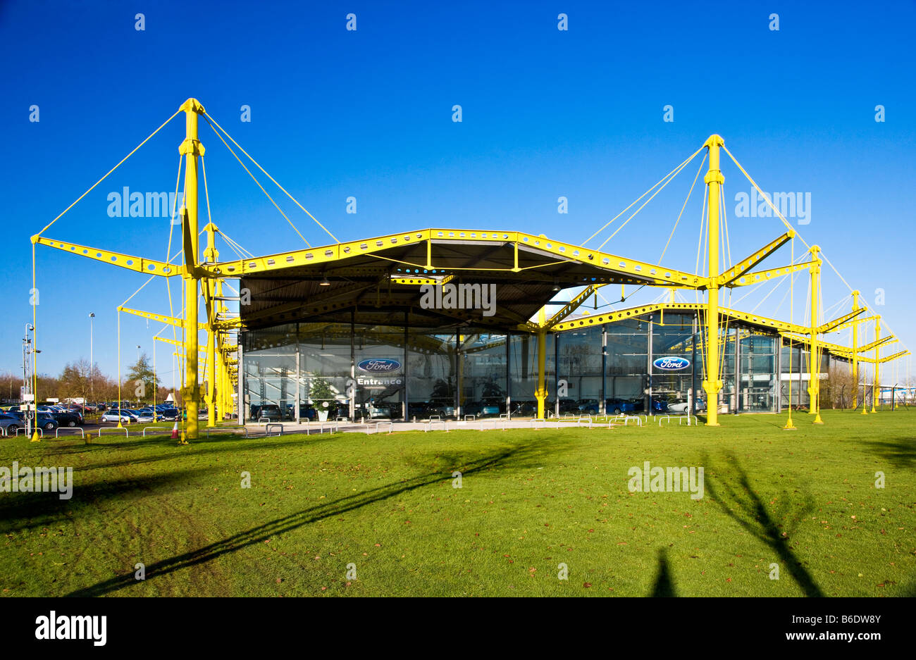 Concessionnaire ford Banque de photographies et d’images à haute ...