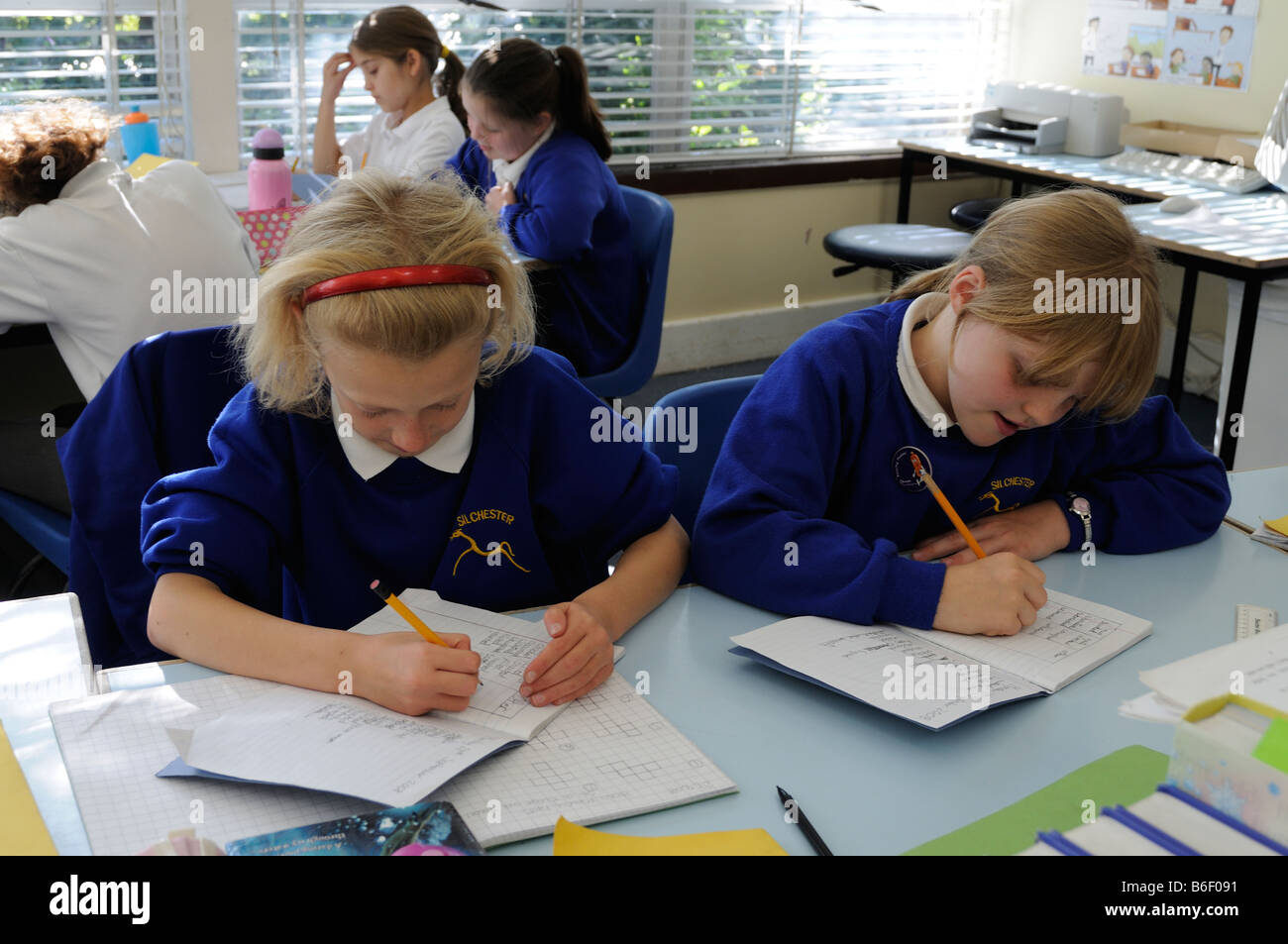 Primary school classroom uk Banque de photographies et d’images à haute ...