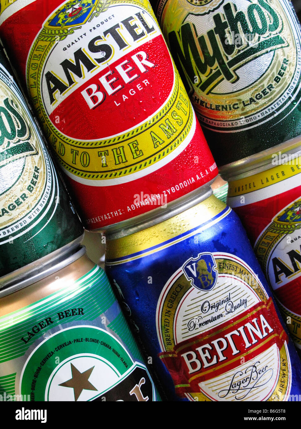 Bières grecques. Boîtes de Mythos Amstel et marques Vergina Star Photo ...