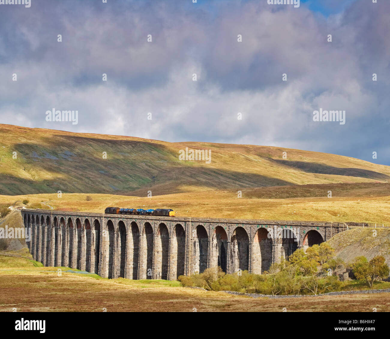 Train de ribblehead Banque de photographies et d’images à haute ...