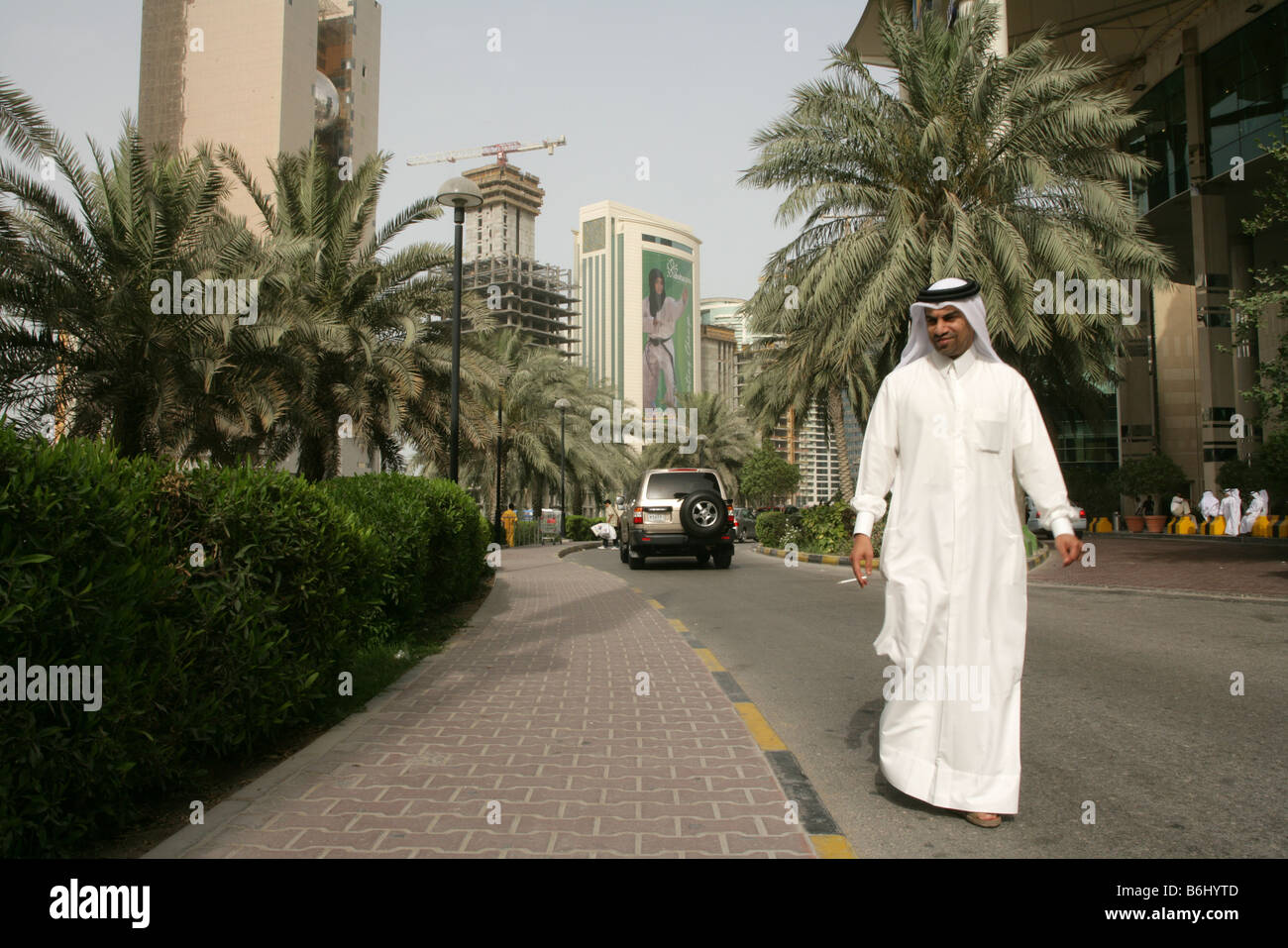 Robe qatari traditionnelle Banque de photographies et d’images à haute résolution - Alamy