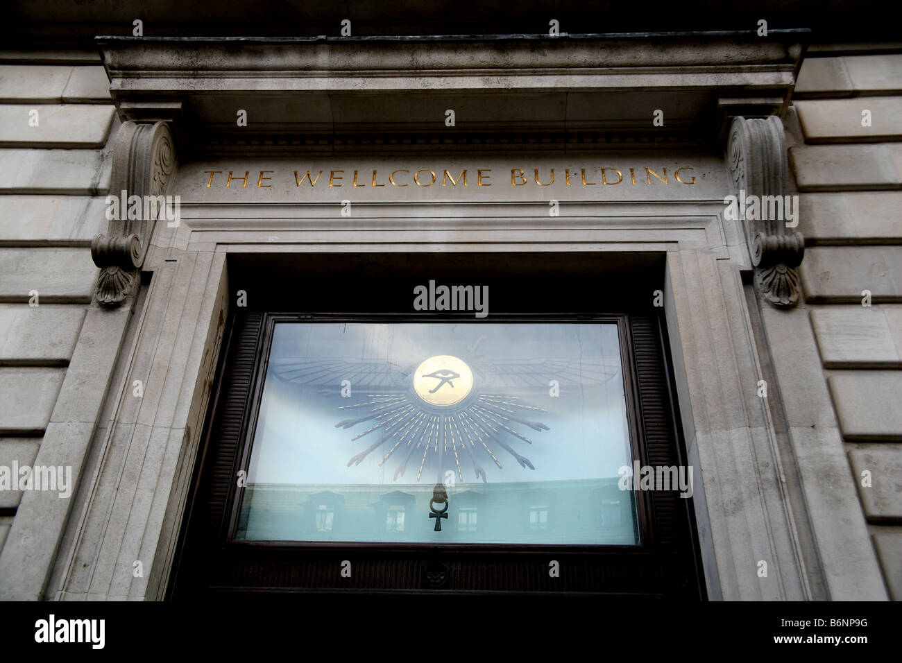 Wellcome building euston road londres Banque de photographies et d ...