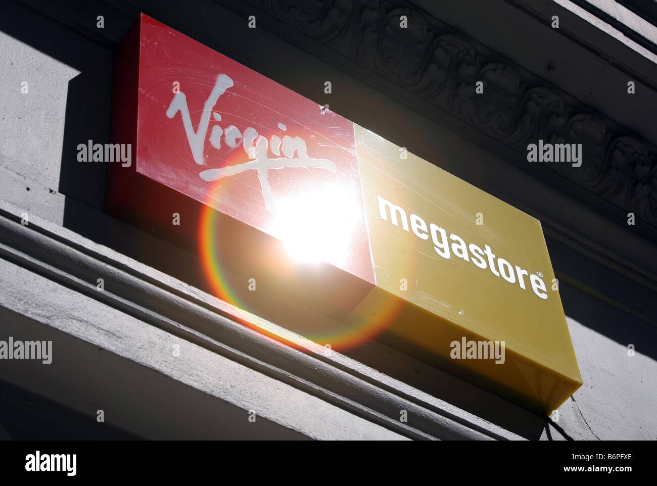 Virgin megastore cd Banque de photographies et d’images à haute ...