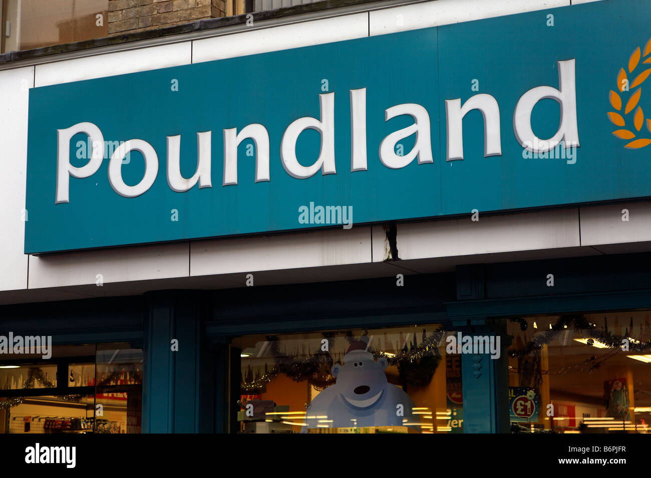 Poundland sign Banque de photographies et d’images à haute résolution ...