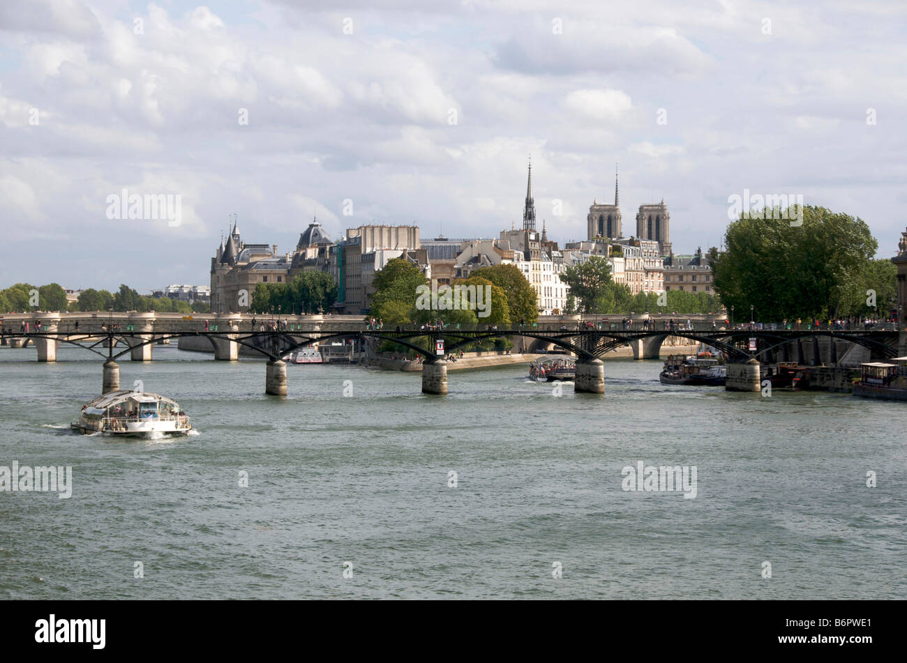 Le pont des arts Banque de photographies et d’images à haute résolution ...