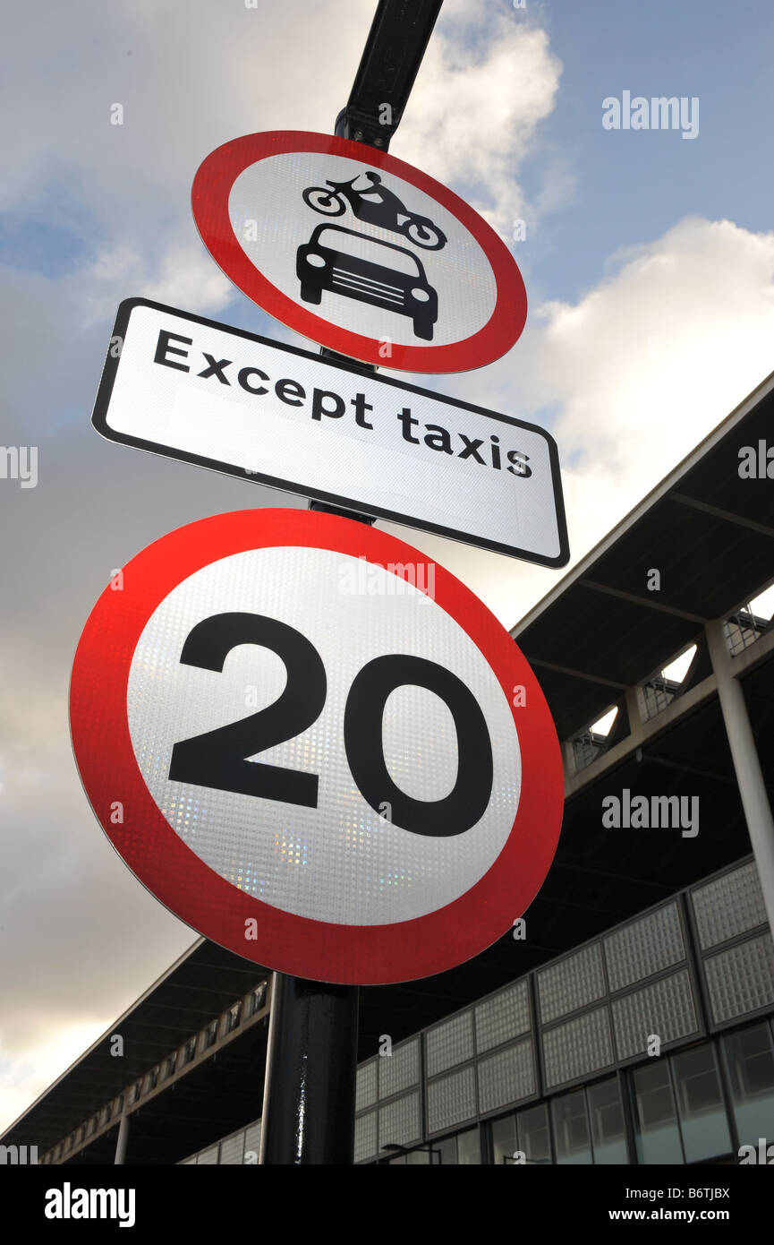 Traffic sighn Banque de photographies et d’images à haute résolution ...