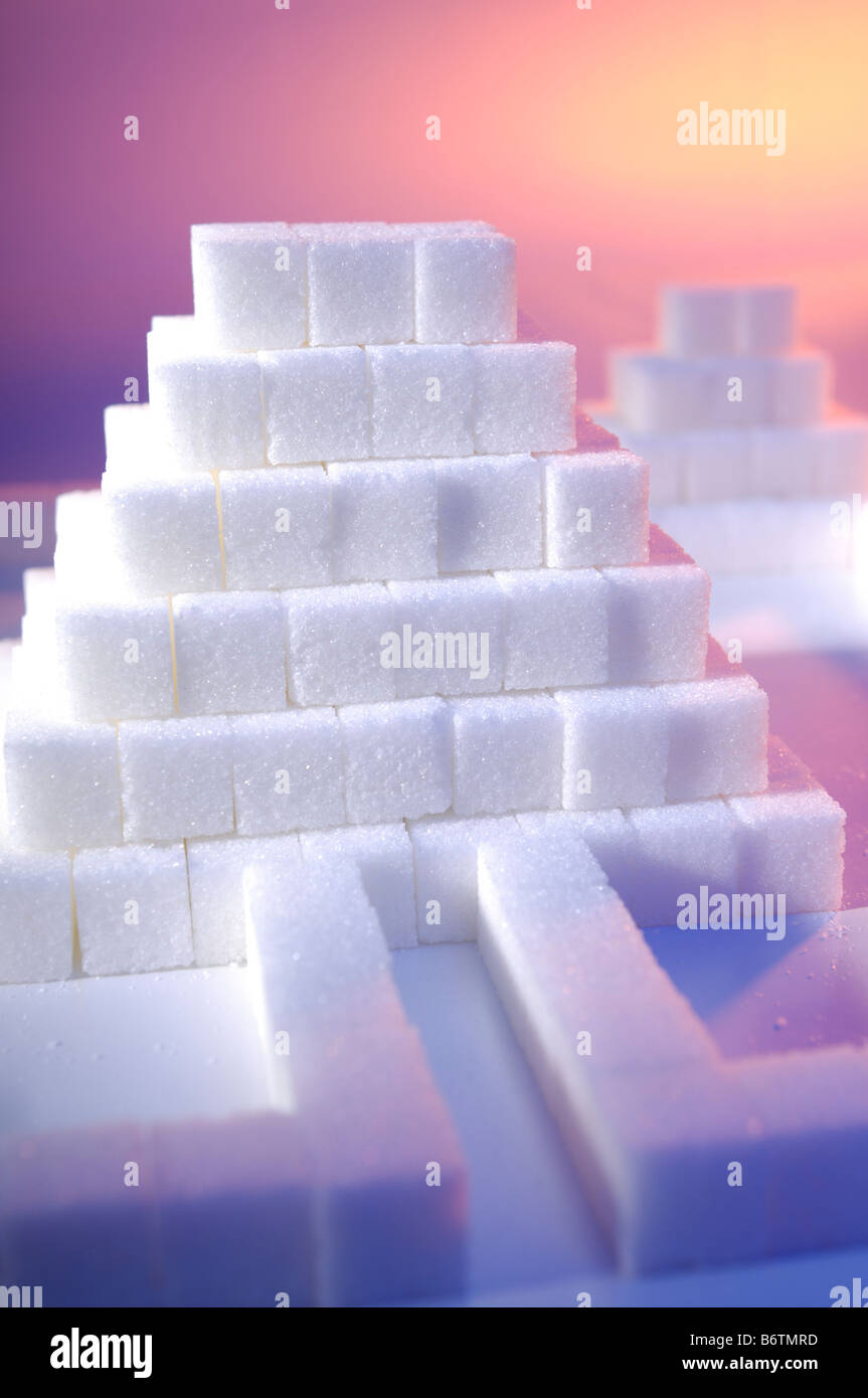 Unhealthy eating pyramid Banque de photographies et d’images à haute ...