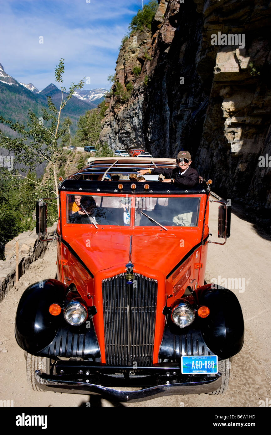 Jammer rouge tour bus construit entre 1936 et 1939, restauré par la ...