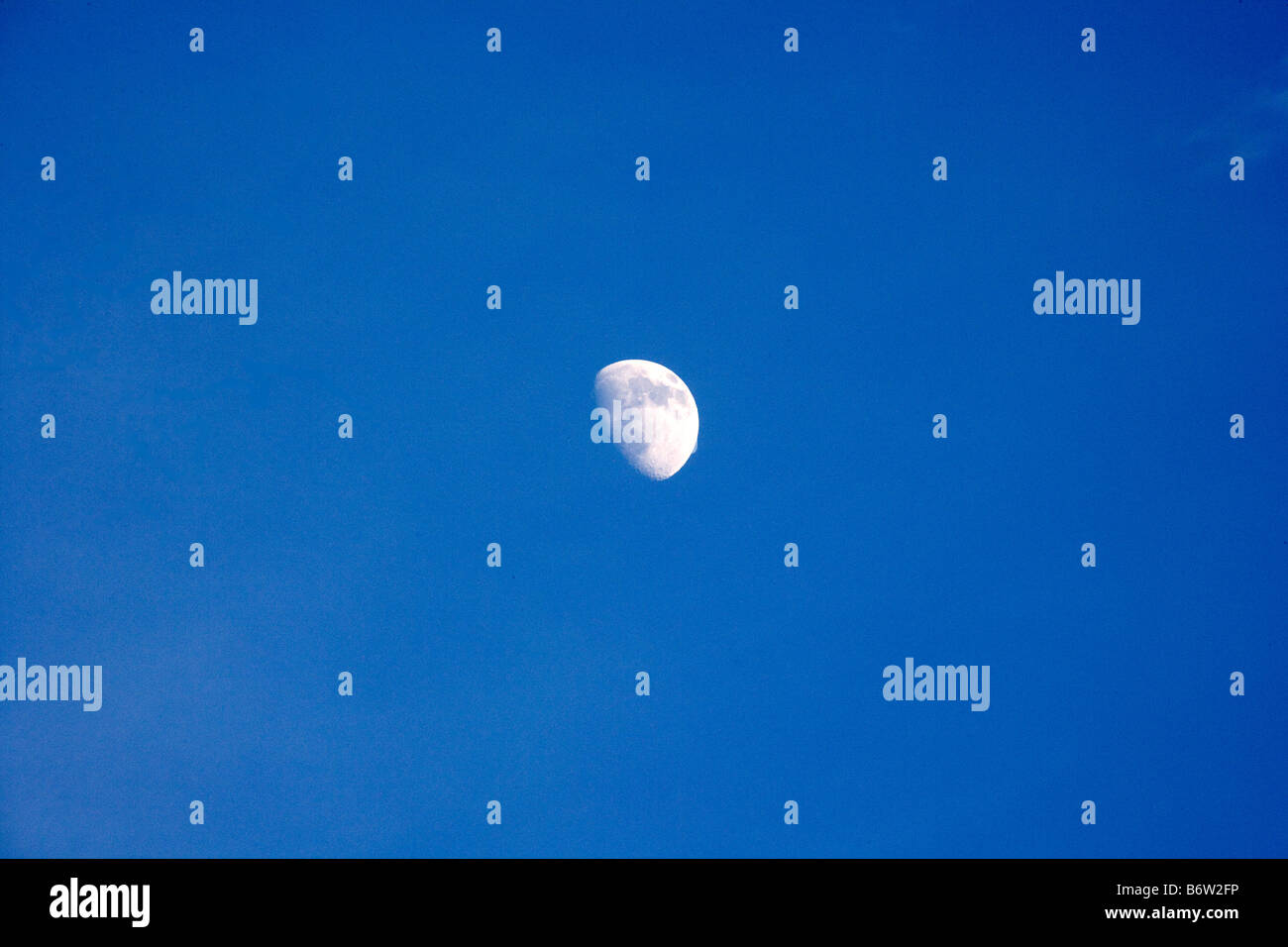 La demi lune blanche Banque de photographies et d’images à haute ...