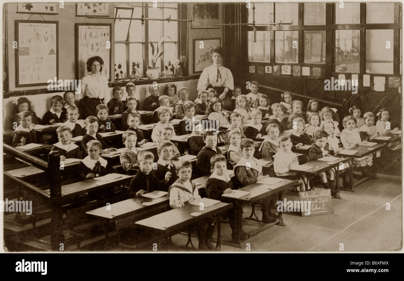 1910 salle de classe ecole Banque de photographies et d’images à haute ...