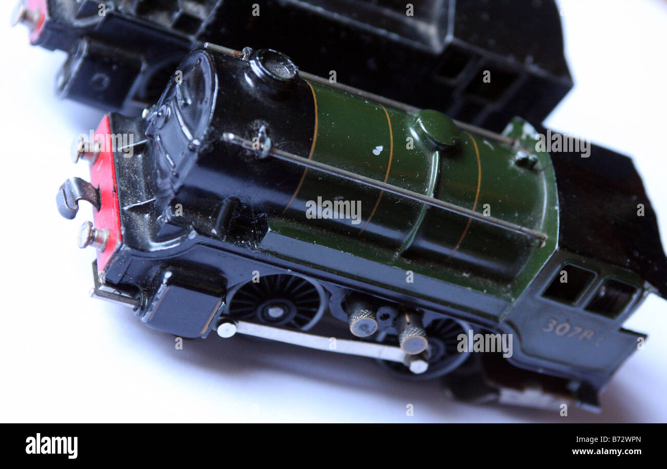 Deux ttr trix train modèle ferroviaire train les locomotives réalisés ...