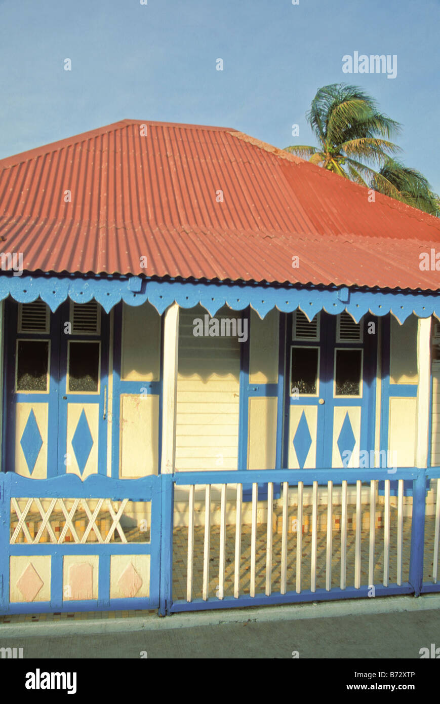 Maison créole des Caraïbes en Guadeloupe Photo Stock - Alamy