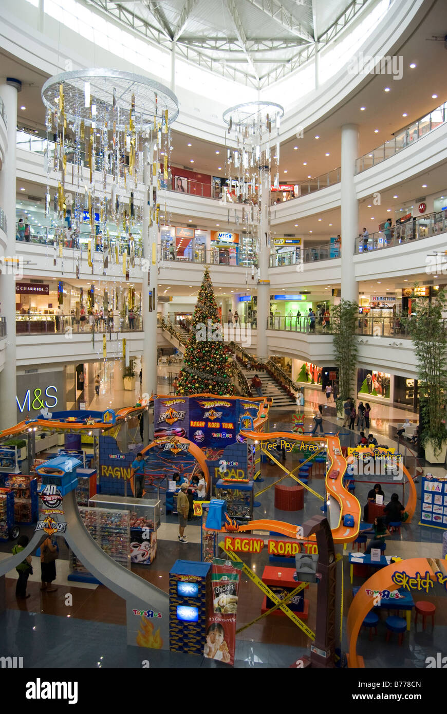 Interior atrium large shopping mall Banque de photographies et d’images ...