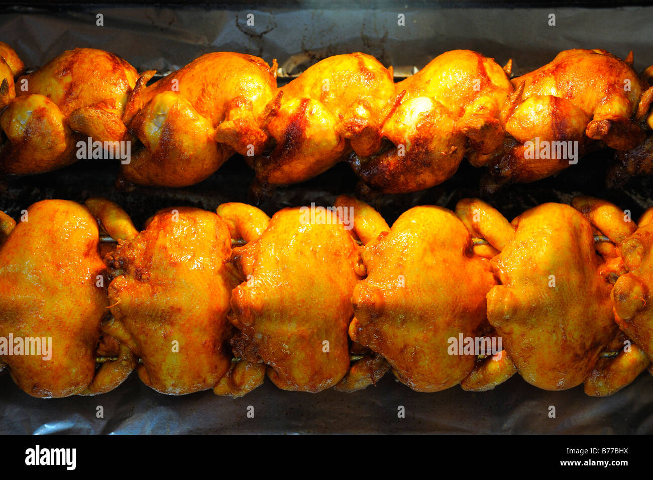 Grilled chickens Banque de photographies et d’images à haute résolution ...
