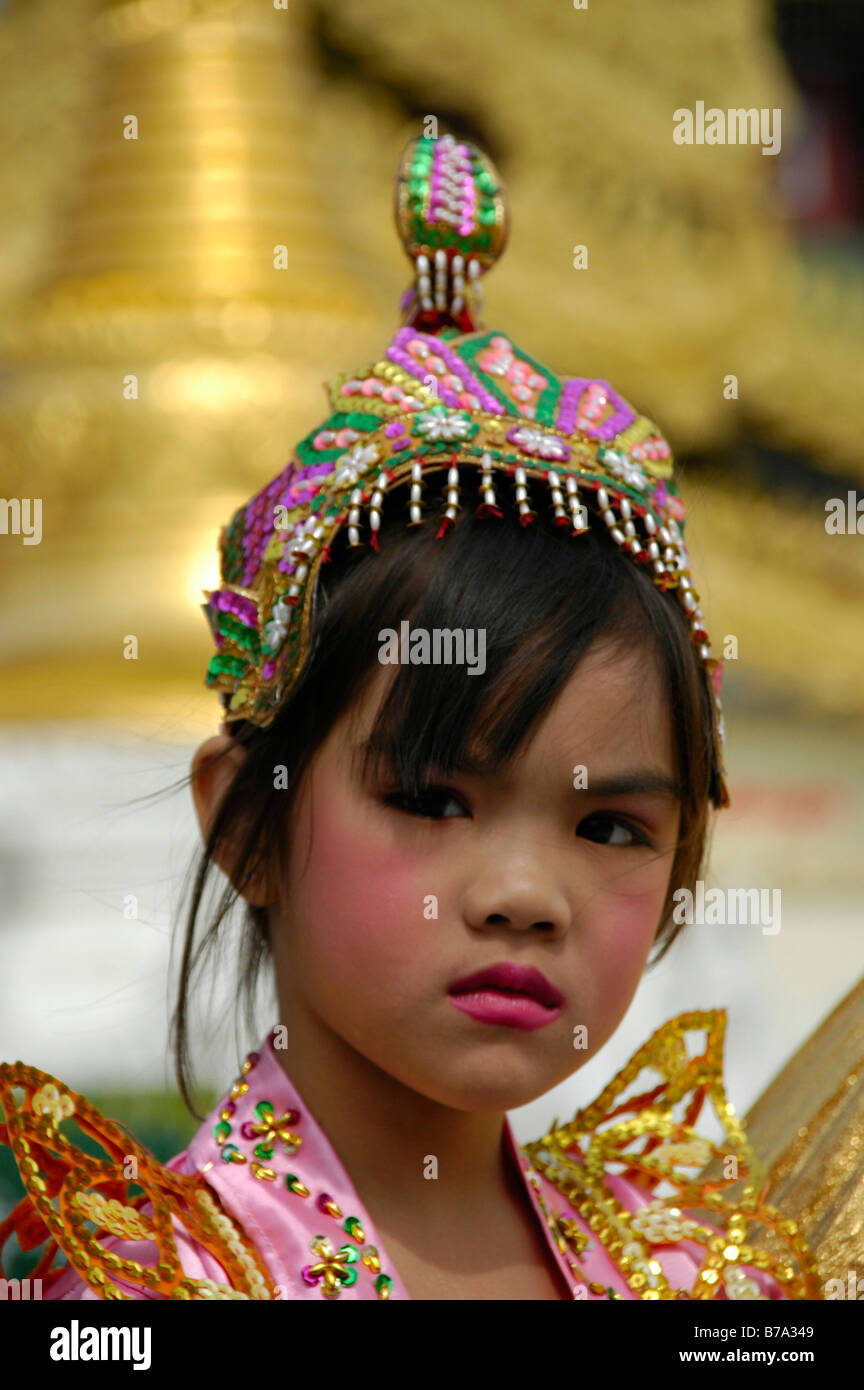 Pretty burmese girls Banque de photographies et d’images à haute ...