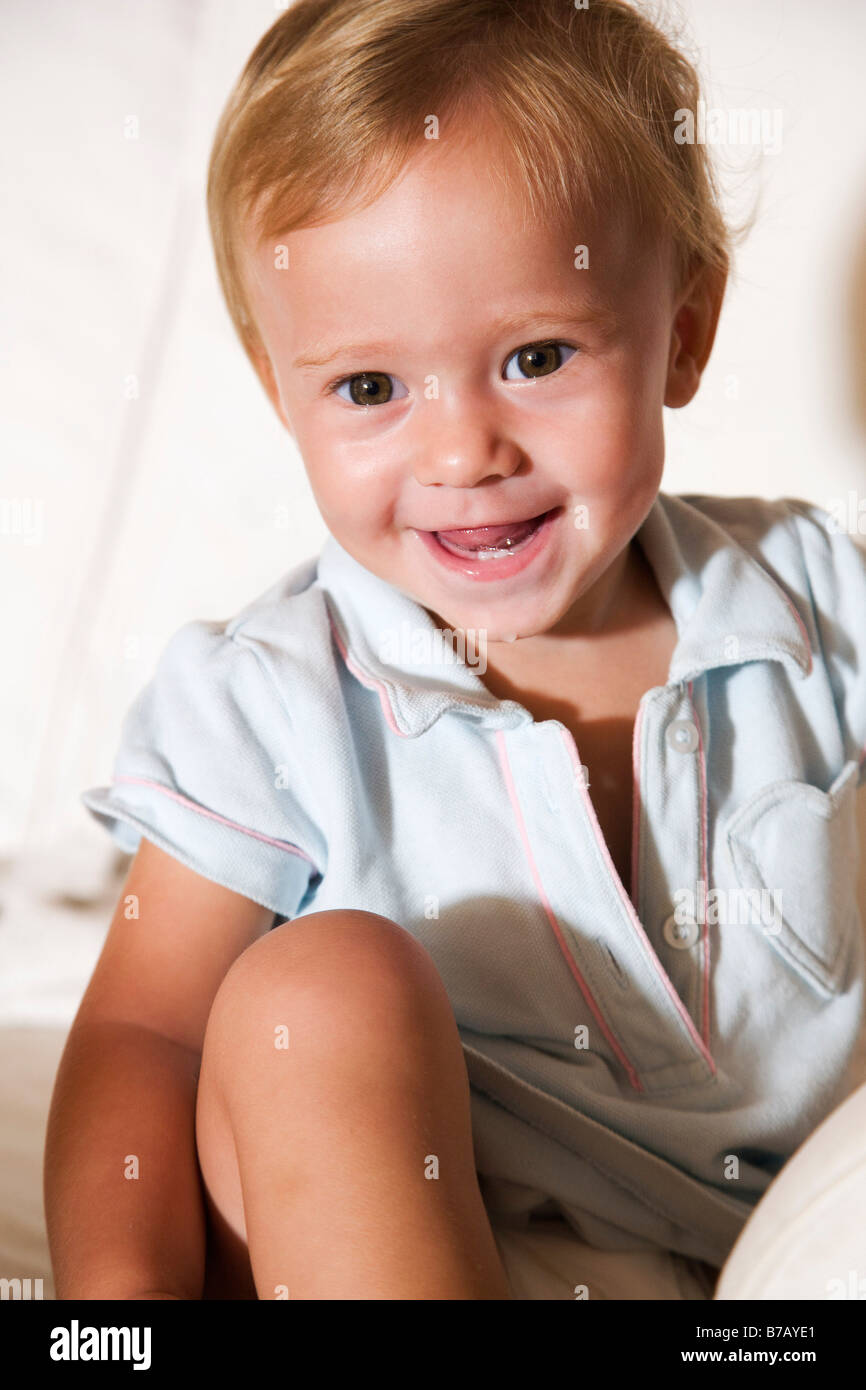 Portrait de petit garçon Photo Stock - Alamy