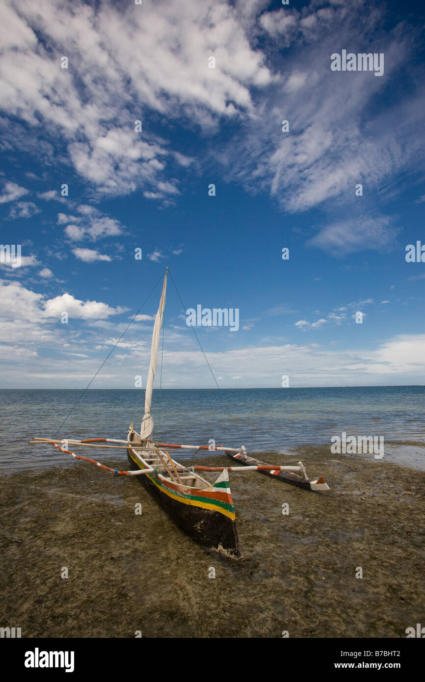 Pirogue de pêche Banque de photographies et d’images à haute résolution ...