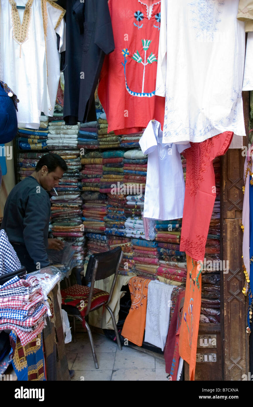 Clothes market cairo Banque de photographies et d’images à haute ...