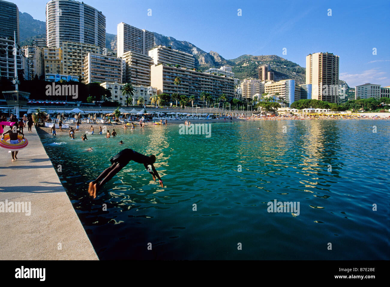 Plage de larvotto Banque de photographies et d’images à haute ...