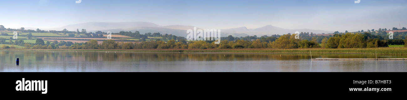 Lac de llangorse llangors powys le parc national des Brecon Beacons au ...