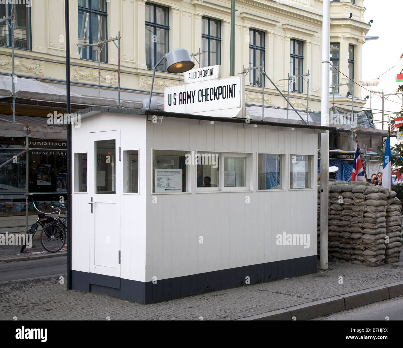 Checkpoint charlie Banque de photographies et d’images à haute ...