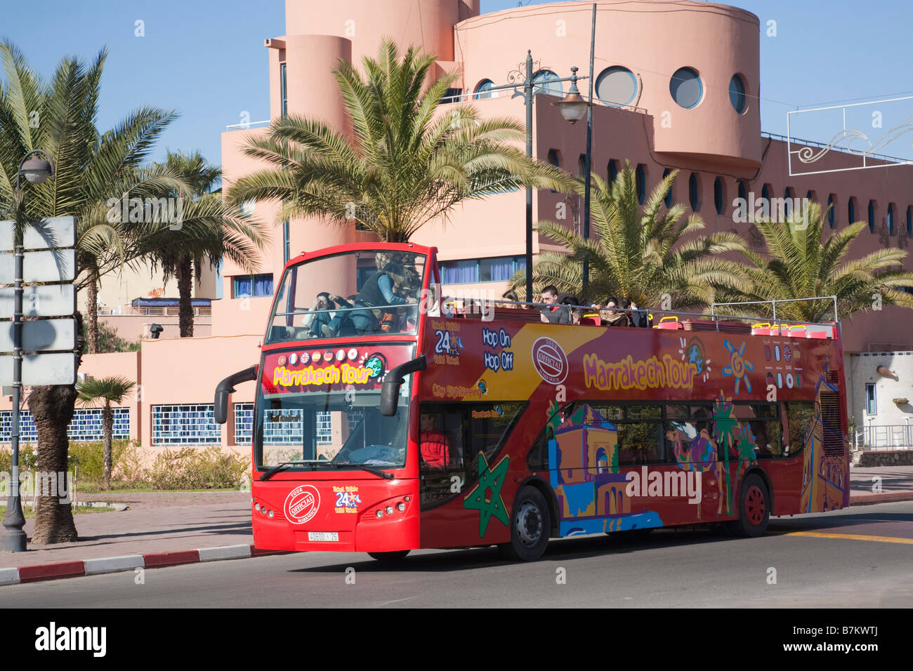 Tour bus morocco Banque de photographies et d’images à haute résolution ...