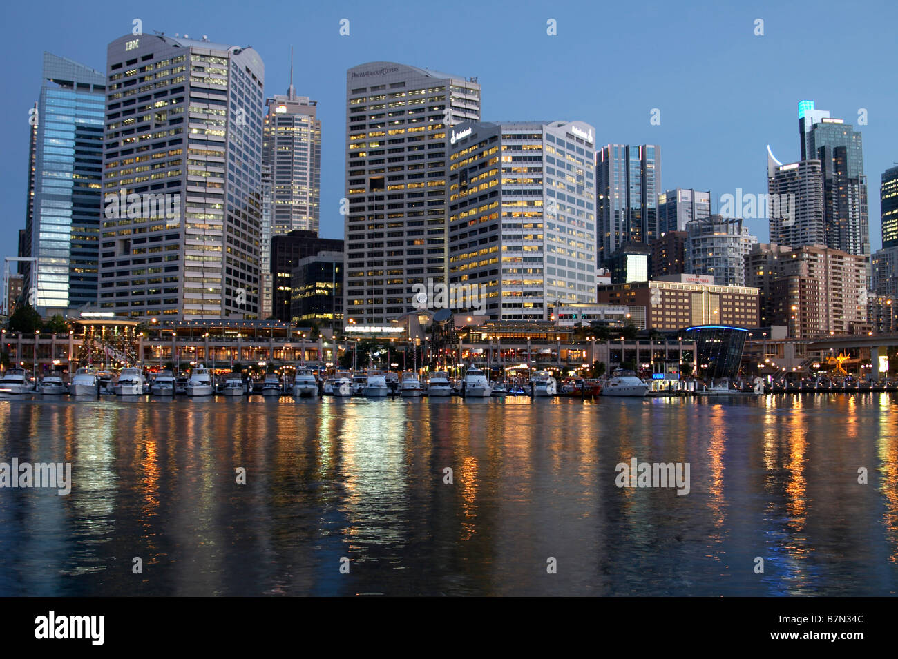 Darling harbour precinct Banque de photographies et d’images à haute ...