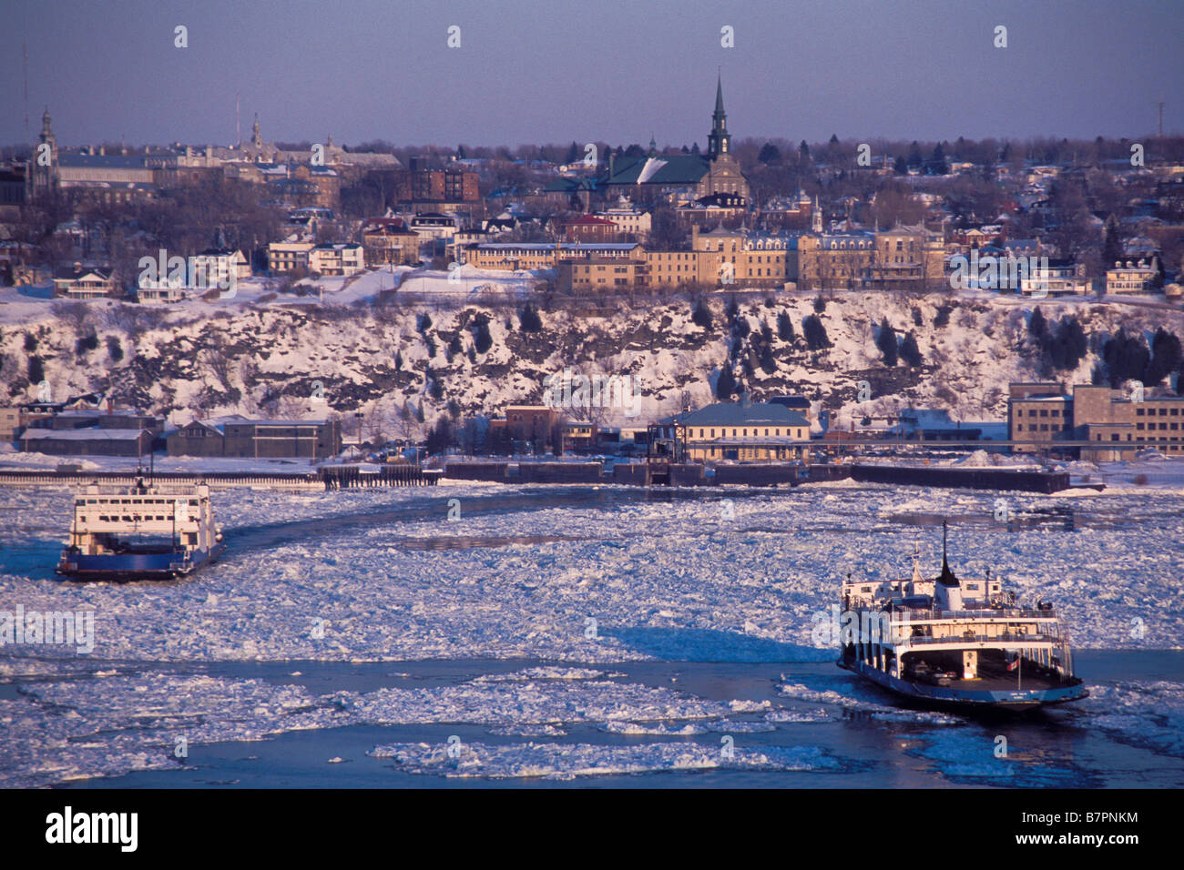 Traverse quebec levis Banque de photographies et d’images à haute ...