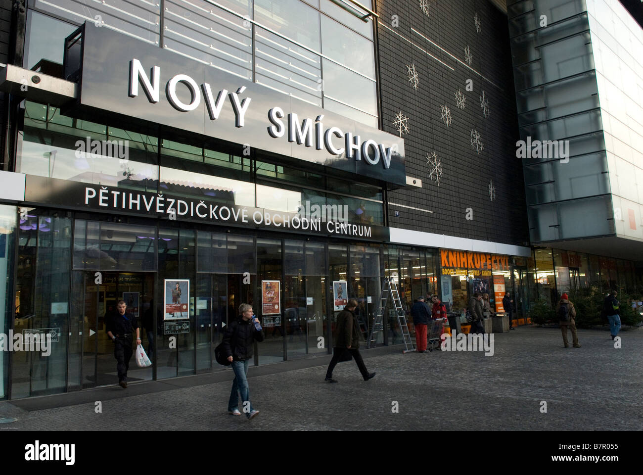 Le centre commercial Novy Smichov à Andel à Prague Photo Stock - Alamy