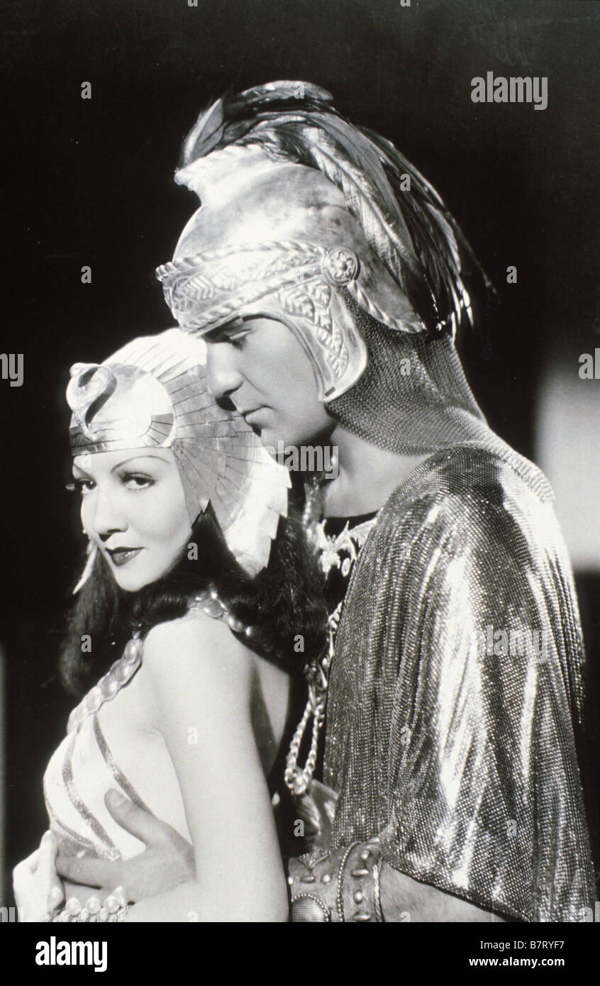 Cleopatra 1934 cecil demille claudette Banque de photographies et d’images à haute résolution ...