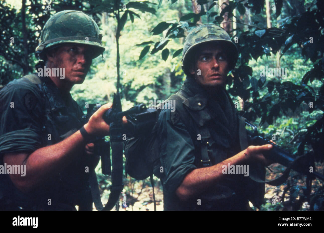 Oliver stone tom berenger Banque de photographies et d’images à haute ...